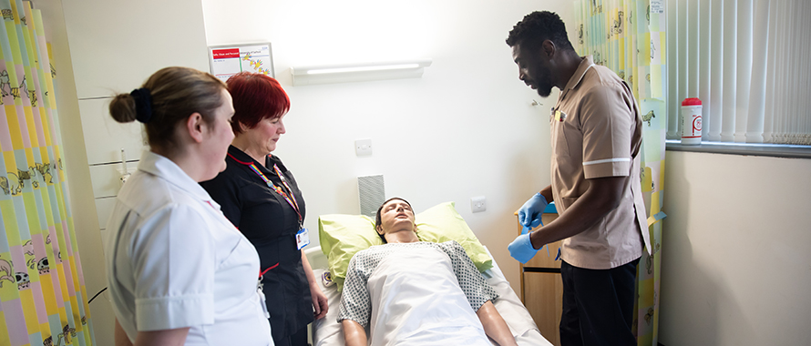 FdSc Nursing Associate (Direct Entry Route) | University of Salford